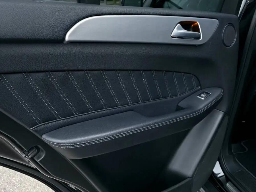 Melns Mercedes-Benz gle-500 2018 Rīga, ar dzinēja tilpumu 3.00 L un nobraukumu 189 tūkst. km par 23390 €, foto 51 vietnē AUTOMOTO.COM.LV