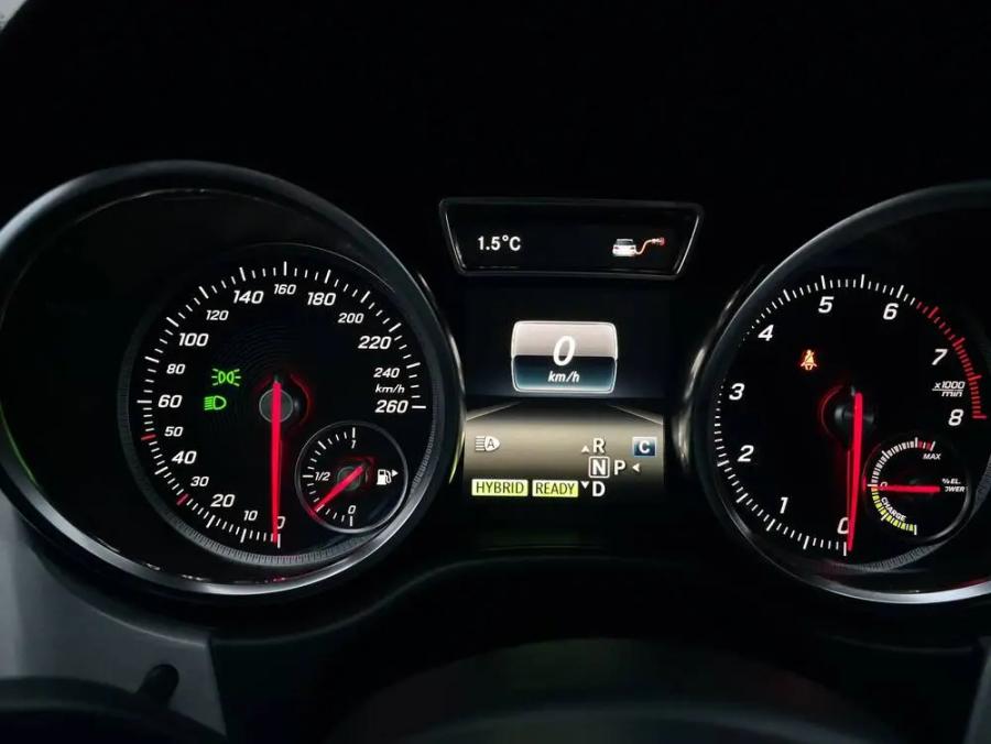 Melns Mercedes-Benz gle-500 2018 Rīga, ar dzinēja tilpumu 3.00 L un nobraukumu 189 tūkst. km par 23390 €, foto 76 vietnē AUTOMOTO.COM.LV