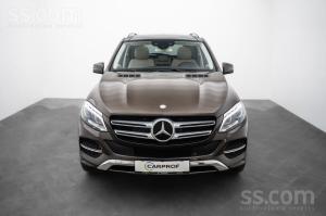 Brūns Mercedes-Benz gle-500 2015 Tallina, ar dzinēja tilpumu 3.00 L un nobraukumu 141 tūkst. km par 20999 €, foto 3 vietnē AUTOMOTO.COM.LV