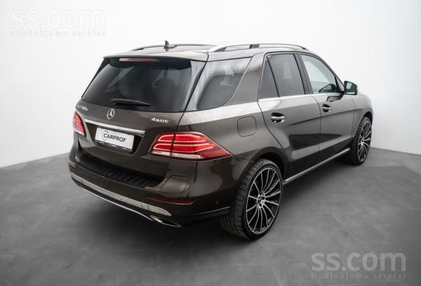 Brown Mercedes-Benz gle-500 2015 in Tallinn, with an engine capacity of 3.00 L and mileage of 141 thousand km for 20999 €, photo 4 on AUTOMOTO.COM.LV