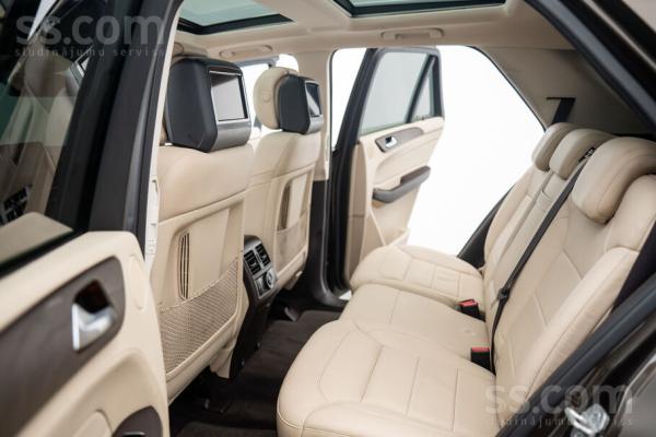 Brown Mercedes-Benz gle-500 2015 in Tallinn, with an engine capacity of 3.00 L and mileage of 141 thousand km for 20999 €, photo 8 on AUTOMOTO.COM.LV