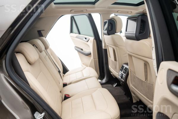 Brown Mercedes-Benz gle-500 2015 in Tallinn, with an engine capacity of 3.00 L and mileage of 141 thousand km for 20999 €, photo 9 on AUTOMOTO.COM.LV