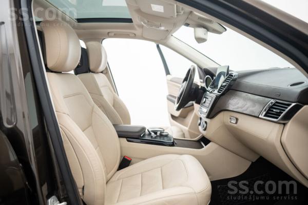 Brown Mercedes-Benz gle-500 2015 in Tallinn, with an engine capacity of 3.00 L and mileage of 141 thousand km for 20999 €, photo 10 on AUTOMOTO.COM.LV