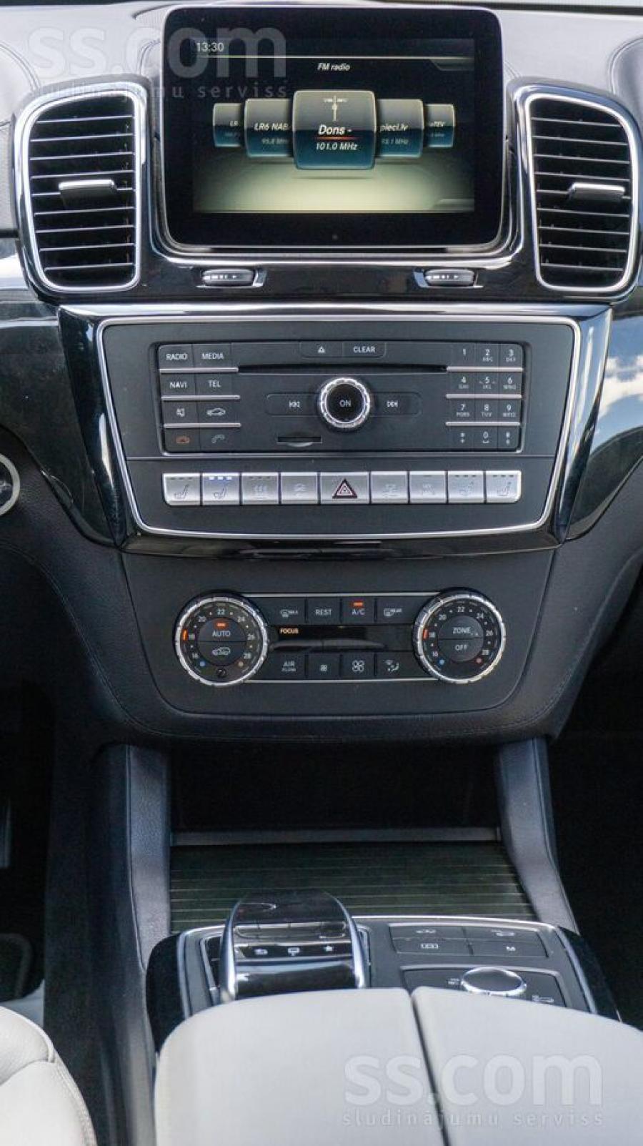 Grey Mercedes-Benz gle-500 2016 in Riga, with an engine capacity of 3.00 L and mileage of 248 thousand km for 20990 €, photo 14 on AUTOMOTO.COM.LV