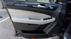 Grey Mercedes-Benz gle-500 2016 in Riga, with an engine capacity of 3.00 L and mileage of 248 thousand km for 20990 €, photo 28 on AUTOMOTO.COM.LV