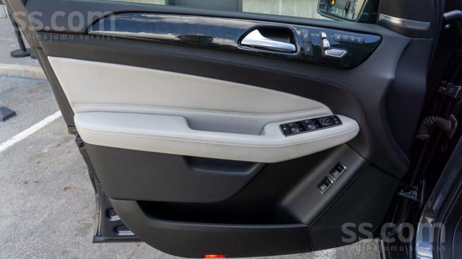 Grey Mercedes-Benz gle-500 2016 in Riga, with an engine capacity of 3.00 L and mileage of 248 thousand km for 20990 €, photo 28 on AUTOMOTO.COM.LV