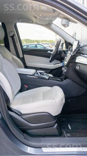 Grey Mercedes-Benz gle-500 2016 in Riga, with an engine capacity of 3.00 L and mileage of 248 thousand km for 20990 €, photo 33 on AUTOMOTO.COM.LV
