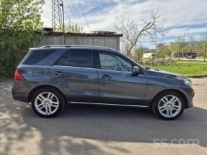 Серый Мерседес GLE 500 2016 в Рига, объемом двигателя 3.00 л и пробегом 248 тыс. км за 20990 €, фото 6 на AUTOMOTO.COM.LV