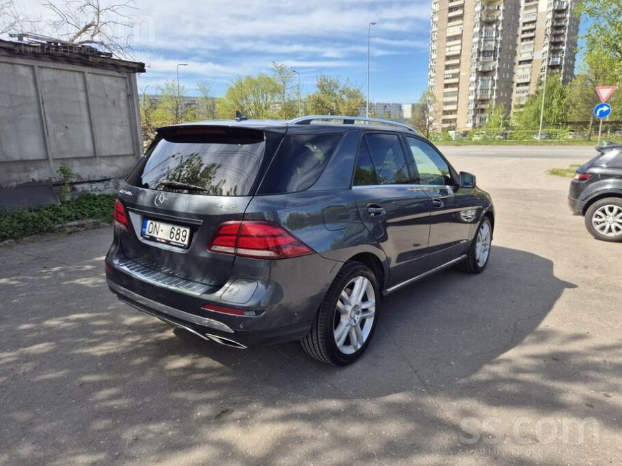 Серый Мерседес GLE 500 2016 в Рига, объемом двигателя 3.00 л и пробегом 248 тыс. км за 20990 €, фото 7 на AUTOMOTO.COM.LV