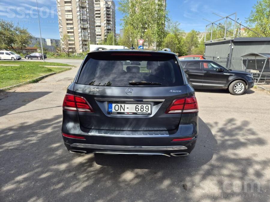 Серый Мерседес GLE 500 2016 в Рига, объемом двигателя 3.00 л и пробегом 248 тыс. км за 20990 €, фото 8 на AUTOMOTO.COM.LV