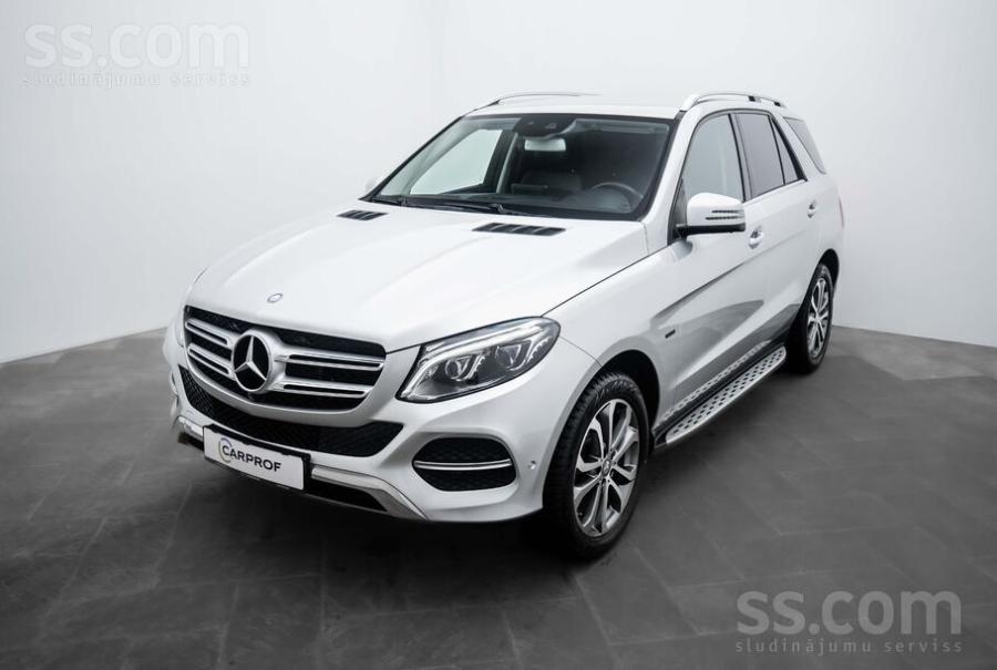 Серый Мерседес GLE 500 2016 в Таллин, объемом двигателя 3.00 л и пробегом 115 тыс. км за 19699 €, фото 1 на AUTOMOTO.COM.LV