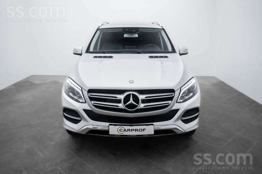 Серый Мерседес GLE 500 2016 в Таллин, объемом двигателя 3.00 л и пробегом 115 тыс. км за 19699 €, фото 3 на AUTOMOTO.COM.LV