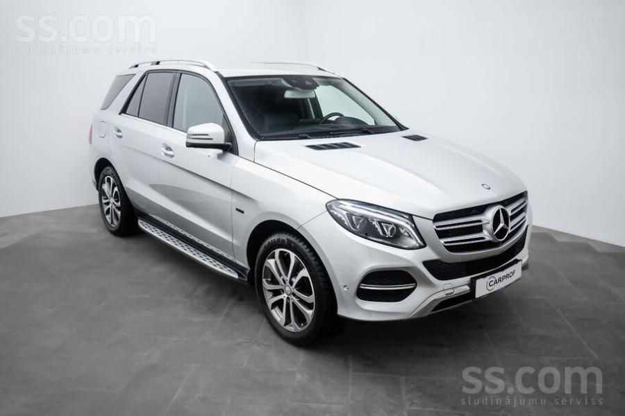 Серый Мерседес GLE 500 2016 в Таллин, объемом двигателя 3.00 л и пробегом 115 тыс. км за 19699 €, фото 4 на AUTOMOTO.COM.LV