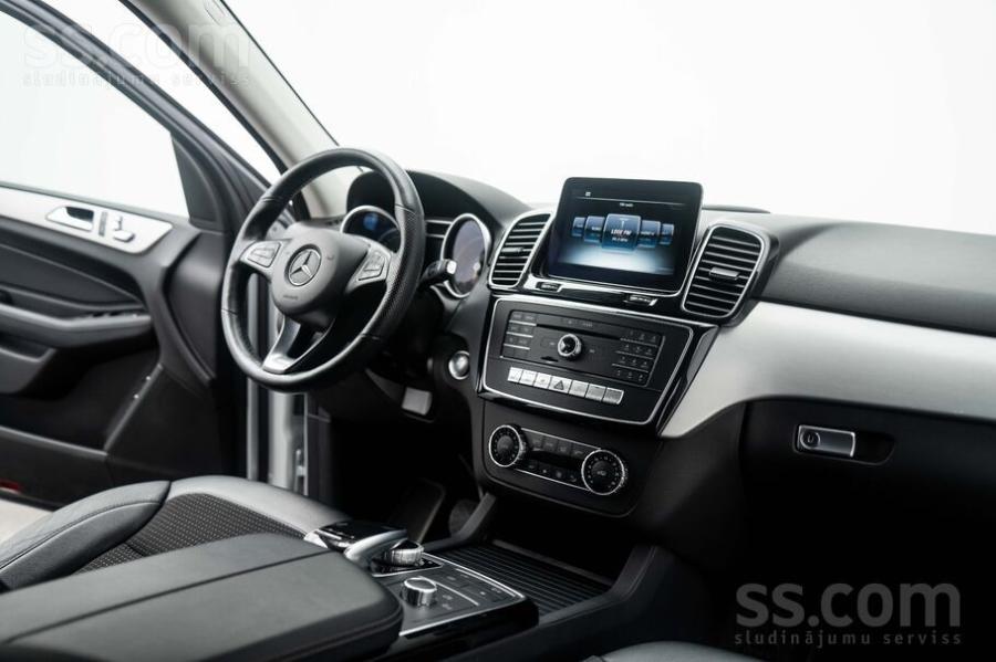 Серый Мерседес GLE 500 2016 в Таллин, объемом двигателя 3.00 л и пробегом 115 тыс. км за 19699 €, фото 12 на AUTOMOTO.COM.LV