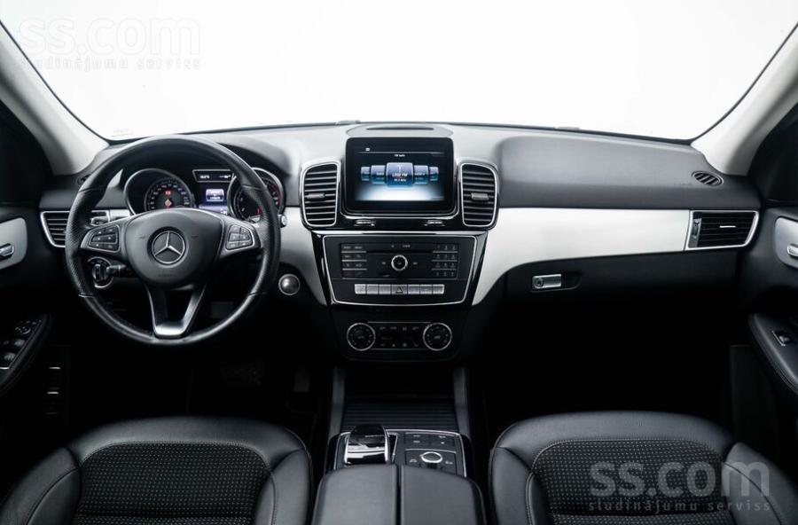 Серый Мерседес GLE 500 2016 в Таллин, объемом двигателя 3.00 л и пробегом 115 тыс. км за 19699 €, фото 13 на AUTOMOTO.COM.LV