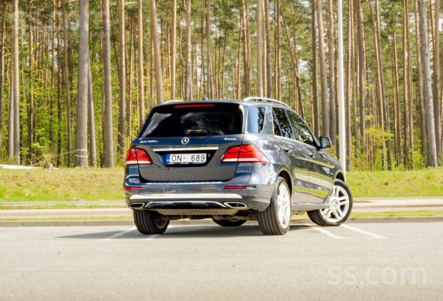 Grey Mercedes-Benz gle-500 2016 in Riga, with an engine capacity of 3.00 L and mileage of 248 thousand km for 19490 €, photo 6 on AUTOMOTO.COM.LV