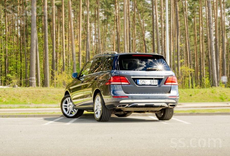 Grey Mercedes-Benz gle-500 2016 in Riga, with an engine capacity of 3.00 L and mileage of 248 thousand km for 19490 €, photo 8 on AUTOMOTO.COM.LV