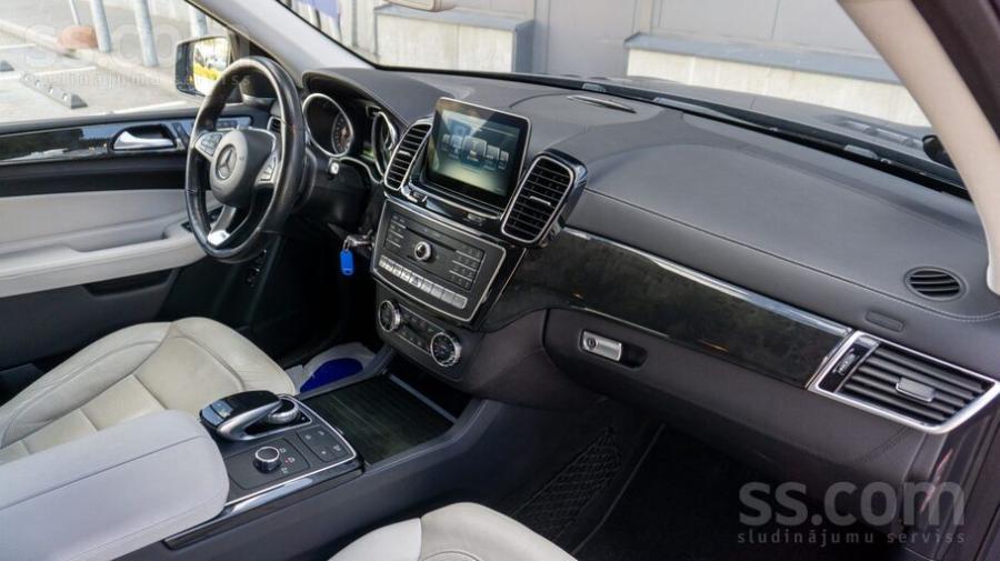 Grey Mercedes-Benz gle-500 2016 in Riga, with an engine capacity of 3.00 L and mileage of 248 thousand km for 19490 €, photo 11 on AUTOMOTO.COM.LV