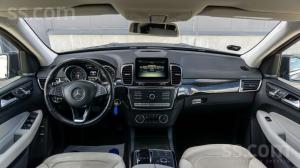 Grey Mercedes-Benz gle-500 2016 in Riga, with an engine capacity of 3.00 L and mileage of 248 thousand km for 19490 €, photo 12 on AUTOMOTO.COM.LV