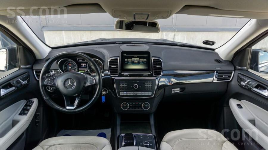 Grey Mercedes-Benz gle-500 2016 in Riga, with an engine capacity of 3.00 L and mileage of 248 thousand km for 19490 €, photo 12 on AUTOMOTO.COM.LV