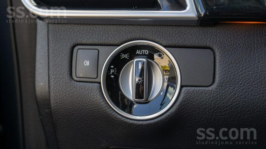 Grey Mercedes-Benz gle-500 2016 in Riga, with an engine capacity of 3.00 L and mileage of 248 thousand km for 19490 €, photo 26 on AUTOMOTO.COM.LV