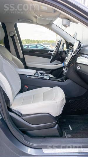 Grey Mercedes-Benz gle-500 2016 in Riga, with an engine capacity of 3.00 L and mileage of 248 thousand km for 19490 €, photo 32 on AUTOMOTO.COM.LV