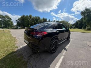 Melns Mercedes-Benz GLE 53 AMG 2022 Rīga, ar dzinēja tilpumu 3.00 L un nobraukumu 68 tūkst. km par 76900 €, foto 4 vietnē AUTOMOTO.COM.LV