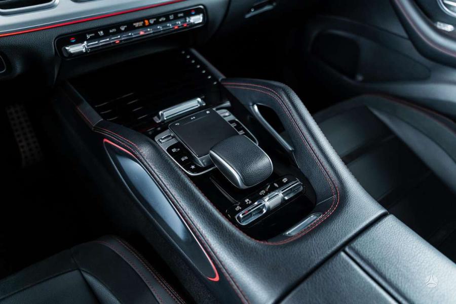 Черный Мерседес GLE 53 AMG 2023 в Вильнюс, объемом двигателя 3.00 л и пробегом 67 тыс. км за 72299 €, фото 26 на AUTOMOTO.COM.LV