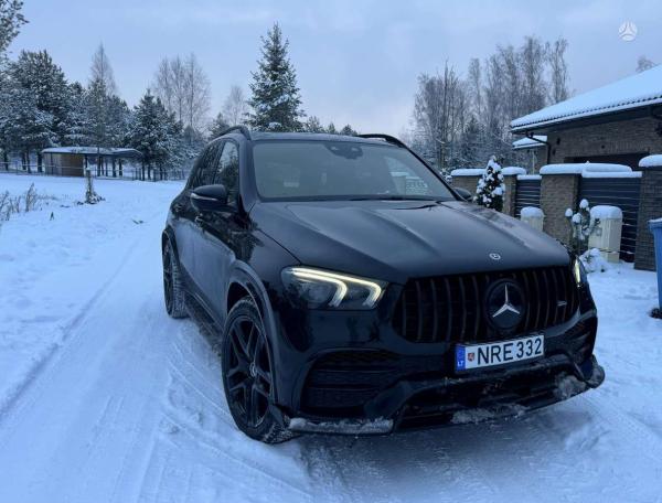 Melns Mercedes-Benz GLE 53 AMG 2020 Viļņa, ar dzinēja tilpumu 3.00 L un nobraukumu 118 tūkst. km par 59700 €, foto 2 vietnē AUTOMOTO.COM.LV