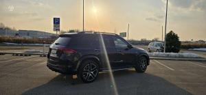 Melns Mercedes-Benz GLE 53 AMG 2020 Viļņa, ar dzinēja tilpumu 3.00 L un nobraukumu 82 tūkst. km par 52999 €, foto 3 vietnē AUTOMOTO.COM.LV