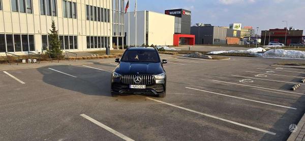 Melns Mercedes-Benz GLE 53 AMG 2020 Viļņa, ar dzinēja tilpumu 3.00 L un nobraukumu 82 tūkst. km par 52999 €, foto 3 vietnē AUTOMOTO.COM.LV