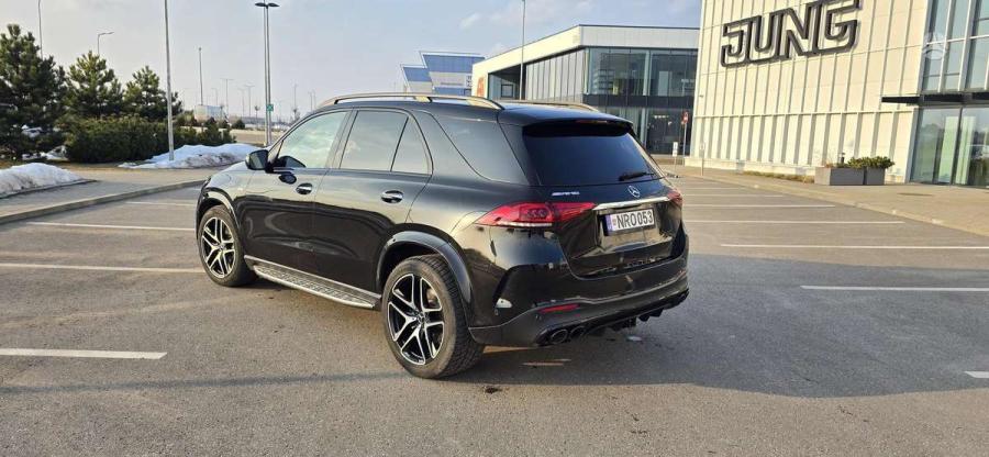 Melns Mercedes-Benz GLE 53 AMG 2020 Viļņa, ar dzinēja tilpumu 3.00 L un nobraukumu 82 tūkst. km par 52999 €, foto 5 vietnē AUTOMOTO.COM.LV