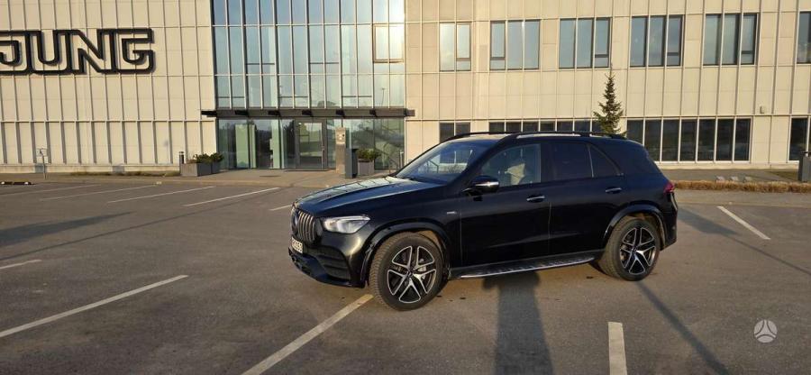 Melns Mercedes-Benz GLE 53 AMG 2020 Viļņa, ar dzinēja tilpumu 3.00 L un nobraukumu 82 tūkst. km par 52999 €, foto 16 vietnē AUTOMOTO.COM.LV