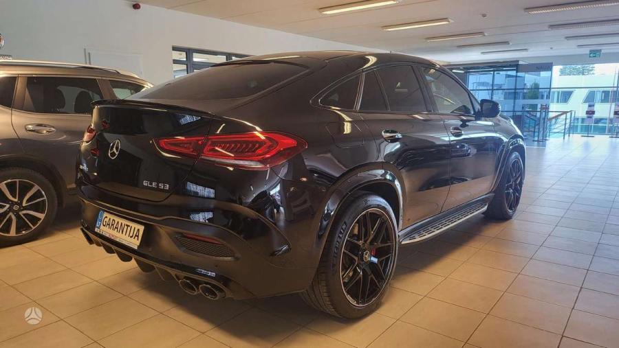 Black Mercedes-Benz GLE 53 AMG 2021 in Siauliai, with an engine capacity of 3.00 L and mileage of 86 thousand km for 75000 €, photo 4 on AUTOMOTO.COM.LV