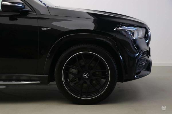 Черный Мерседес GLE 53 AMG 2021 в Вильнюс, объемом двигателя 3.00 л и пробегом 133 тыс. км за 66990 €, фото 4 на AUTOMOTO.COM.LV