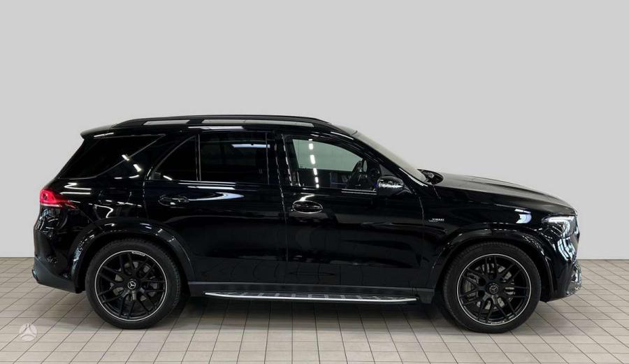 Black Mercedes-Benz GLE 53 AMG 2022 in Kaunas, with an engine capacity of 3.00 L and mileage of 126 thousand km for 67900 €, photo 4 on AUTOMOTO.COM.LV