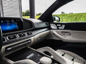 Mercedes-Benz GLE 53 AMG 2024 Rīga, ar dzinēja tilpumu 3.00 L un nobraukumu 39 tūkst. km par 94900 €, foto 21 vietnē AUTOMOTO.COM.LV