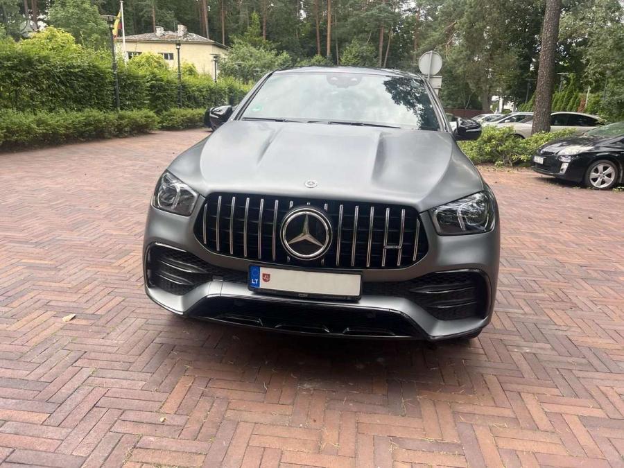 Grey Mercedes-Benz GLE 53 AMG 2020 in Vilnius, with an engine capacity of 3.00 L and mileage of 105 thousand km for 68000 €, photo 5 on AUTOMOTO.COM.LV