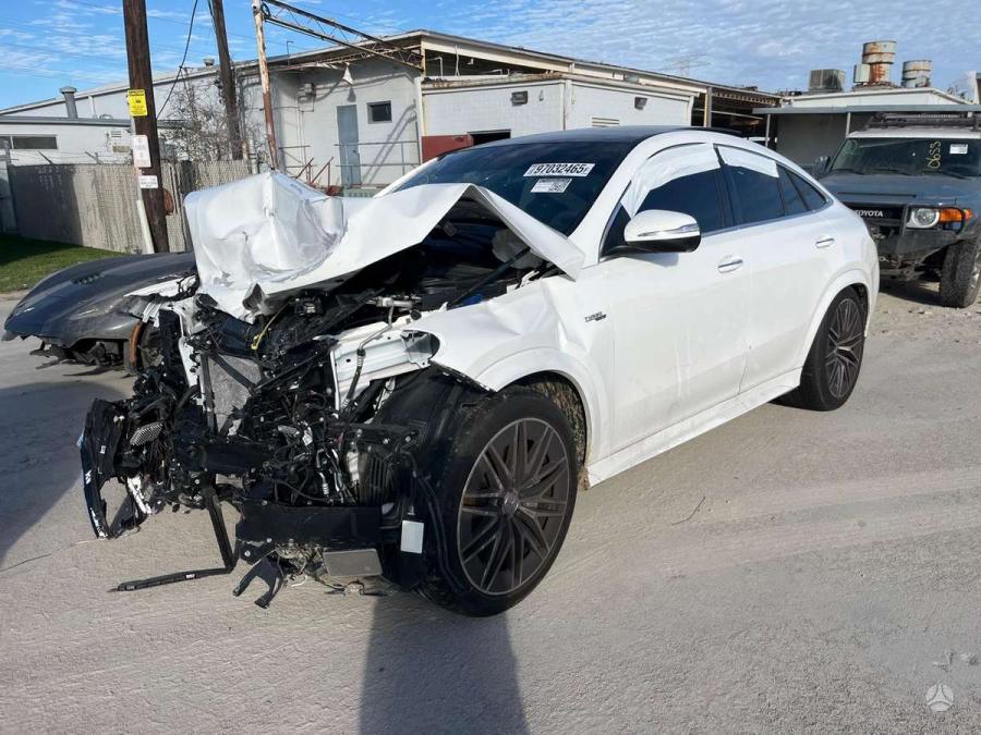 White Mercedes-Benz GLE 53 AMG 2025 in Vilnius, with an engine capacity of 3.00 L and mileage of 8 thousand km for 30000 €, photo 6 on AUTOMOTO.COM.LV