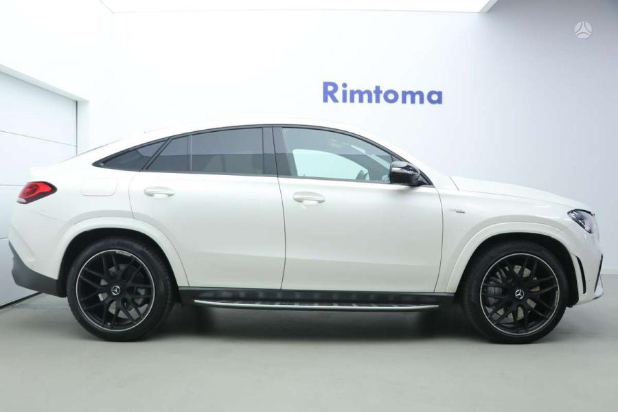 White Mercedes-Benz GLE 53 AMG 2021 in Vilnius, with an engine capacity of 3.00 L and mileage of 111 thousand km for 67990 €, photo 3 on AUTOMOTO.COM.LV