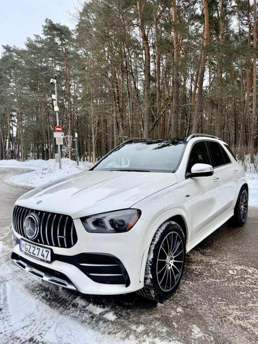 Balts Mercedes-Benz GLE 53 AMG 2021 Alīta, ar dzinēja tilpumu 3.00 L un nobraukumu 35 tūkst. km par 64747 €, foto 1 vietnē AUTOMOTO.COM.LV