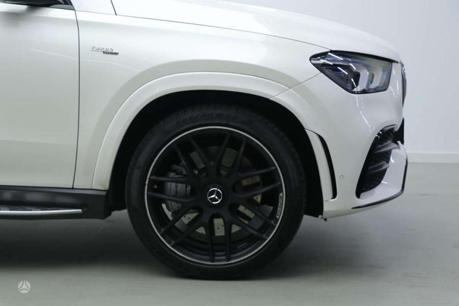 White Mercedes-Benz GLE 53 AMG 2021 in Vilnius, with an engine capacity of 3.00 L and mileage of 113 thousand km for 59990 €, photo 5 on AUTOMOTO.COM.LV