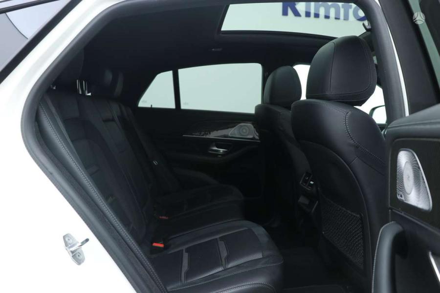 White Mercedes-Benz GLE 53 AMG 2021 in Vilnius, with an engine capacity of 3.00 L and mileage of 113 thousand km for 59990 €, photo 14 on AUTOMOTO.COM.LV