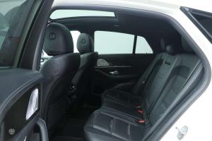 White Mercedes-Benz GLE 53 AMG 2021 in Vilnius, with an engine capacity of 3.00 L and mileage of 113 thousand km for 59990 €, photo 15 on AUTOMOTO.COM.LV