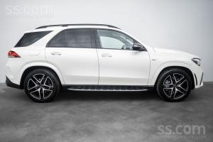 Белый Мерседес GLE 53 AMG 2022 в Таллин, объемом двигателя 3.00 л и пробегом 28 тыс. км за 78999 €, фото 6 на AUTOMOTO.COM.LV