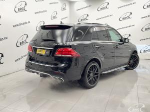 Black Mercedes-Benz GLE 63 AMG 2016 in Avizieniai, with an engine capacity of 5.50 L and mileage of 187 thousand km for 40900 €, photo 2 on AUTOMOTO.COM.LV