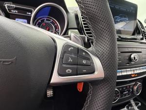 Black Mercedes-Benz GLE 63 AMG 2016 in Avizieniai, with an engine capacity of 5.50 L and mileage of 187 thousand km for 40900 €, photo 29 on AUTOMOTO.COM.LV