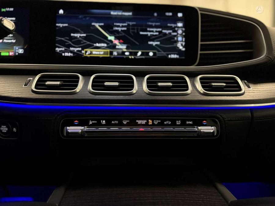 Grey Mercedes-Benz GLE 63 AMG 2021 in Vilnius, with an engine capacity of 3.98 L and mileage of 113 thousand km for 89999 €, photo 26 on AUTOMOTO.COM.LV