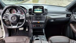White Mercedes-Benz GLE 63 AMG 2015 in Tallinn, with an engine capacity of 5.46 L and mileage of 19 thousand km for 55000 €, photo 8 on AUTOMOTO.COM.LV