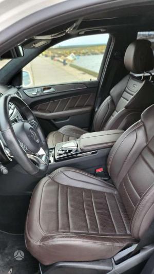 White Mercedes-Benz GLE 63 AMG 2015 in Tallinn, with an engine capacity of 5.46 L and mileage of 19 thousand km for 55000 €, photo 12 on AUTOMOTO.COM.LV